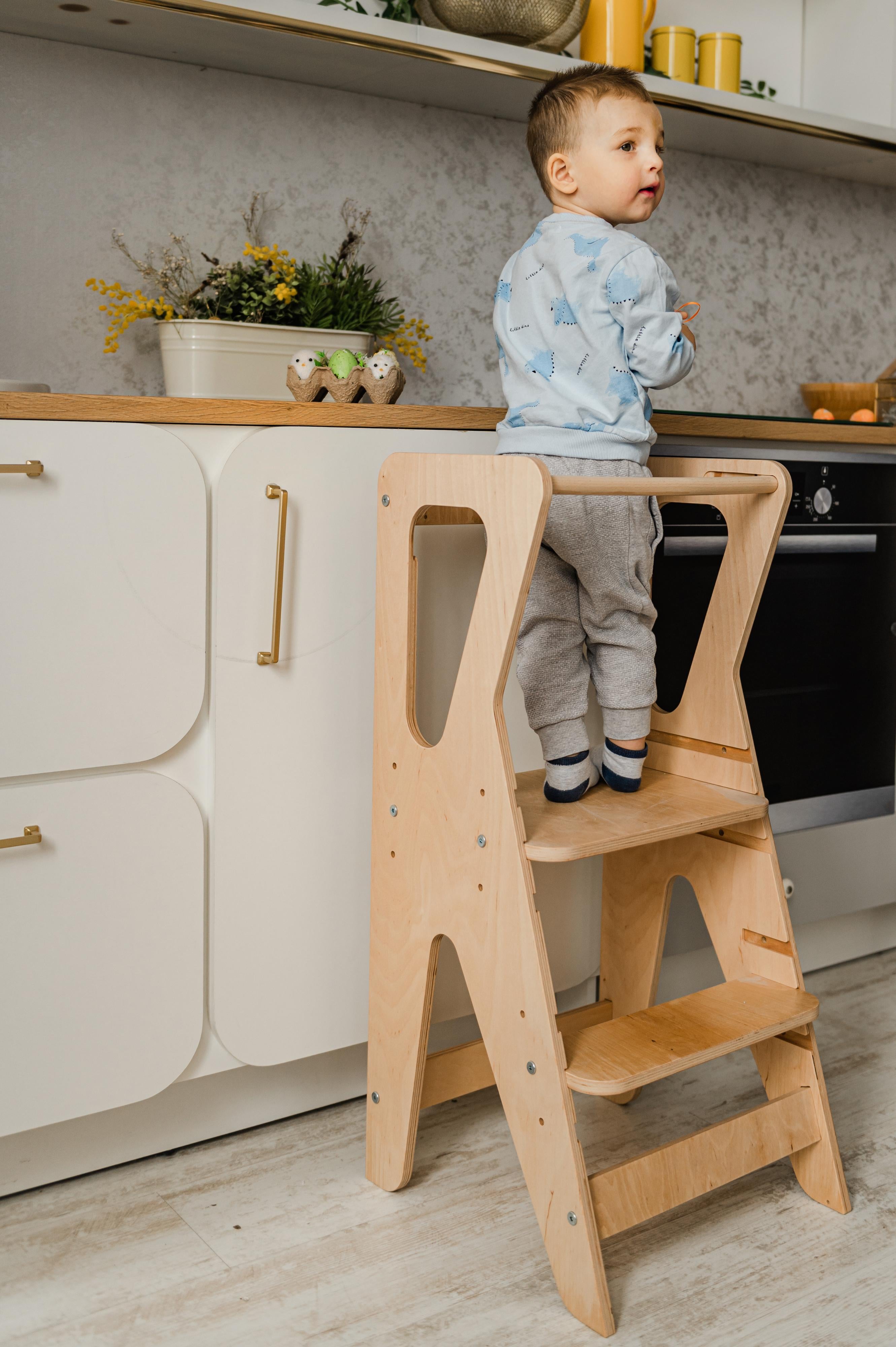 Lunatoys kökshjälpare – Säker, rolig och justerbar pall för barn